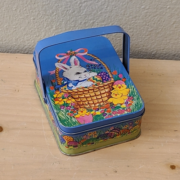 Vintage | Holiday | Vintage Bunny Tin Box | Poshmark